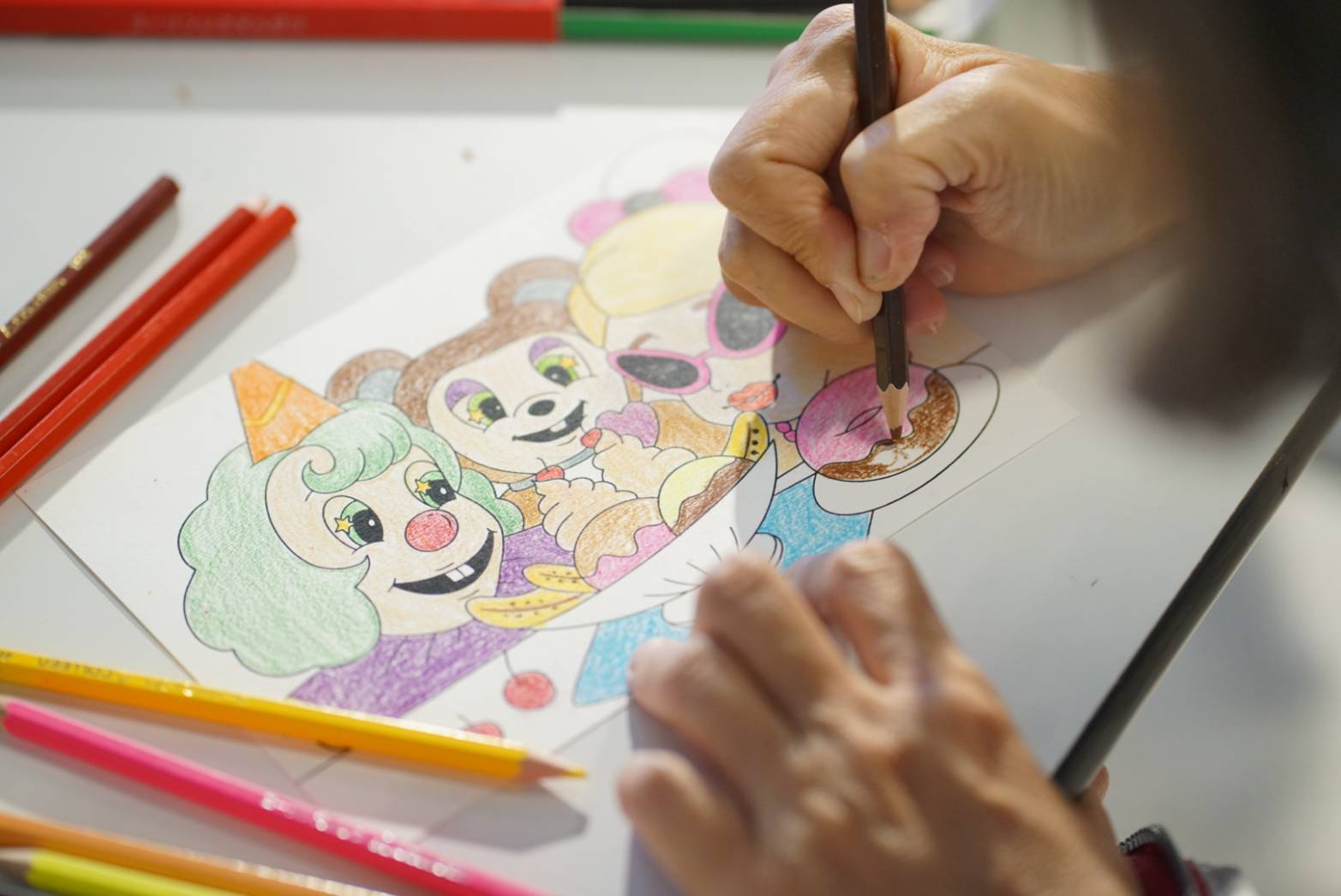 COLORFULLY CREATURES